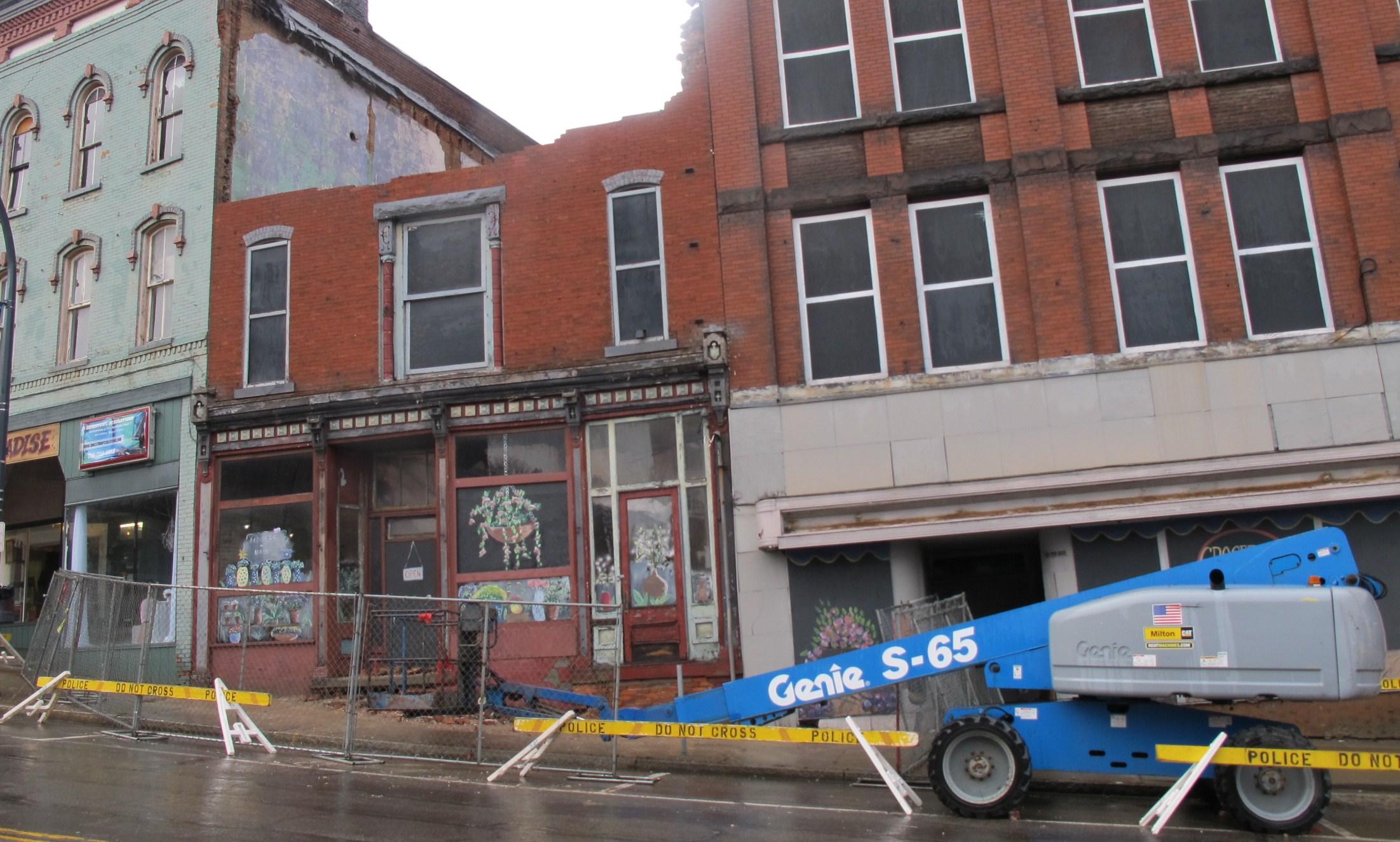 Demolition Work Starts On Vacant Main Street Building | News, Sports ...
